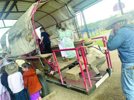 OES students learn about pioneers - The Jena Times